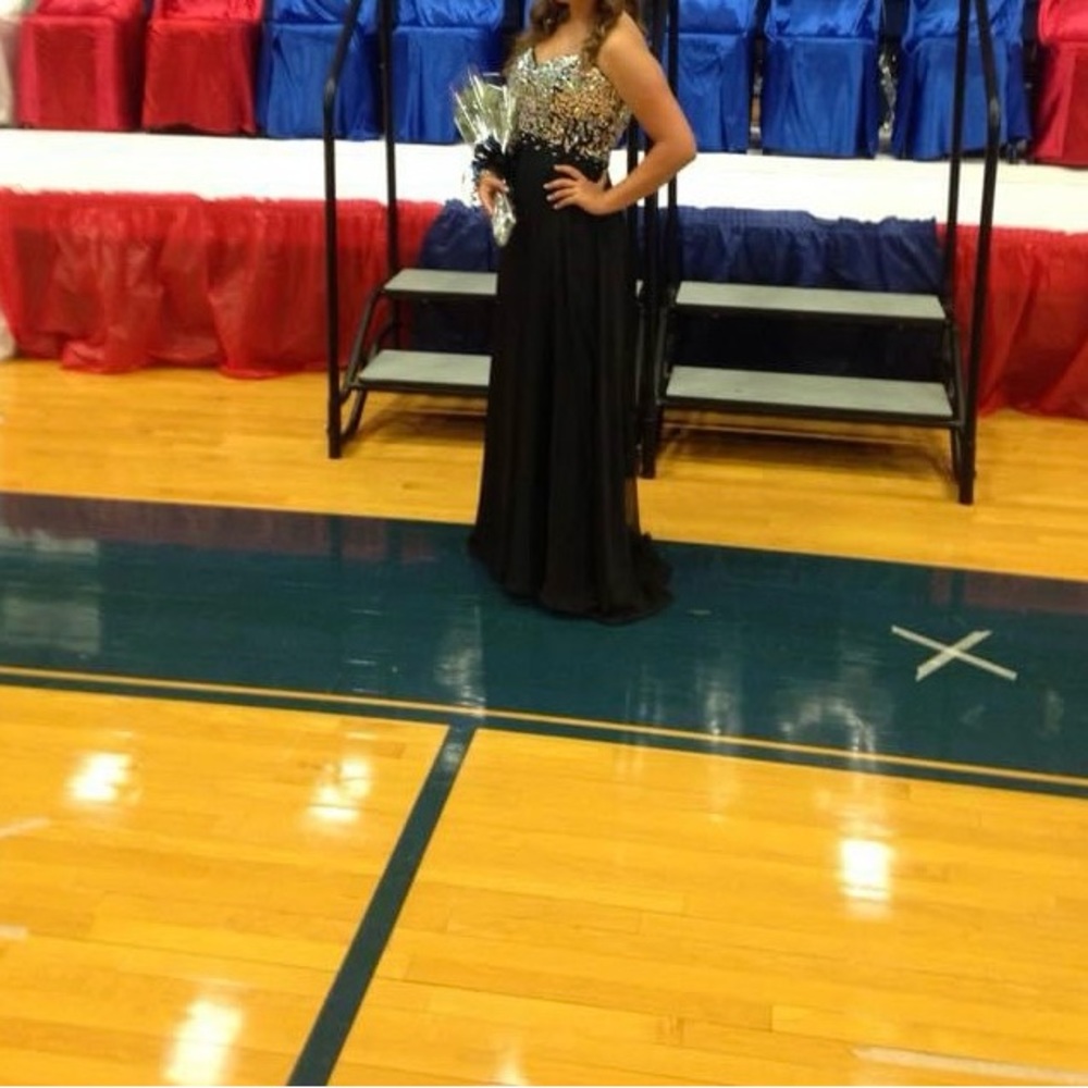 Black Prom Dress Altered To 5’5 Height Fitted To Arou… - Gem